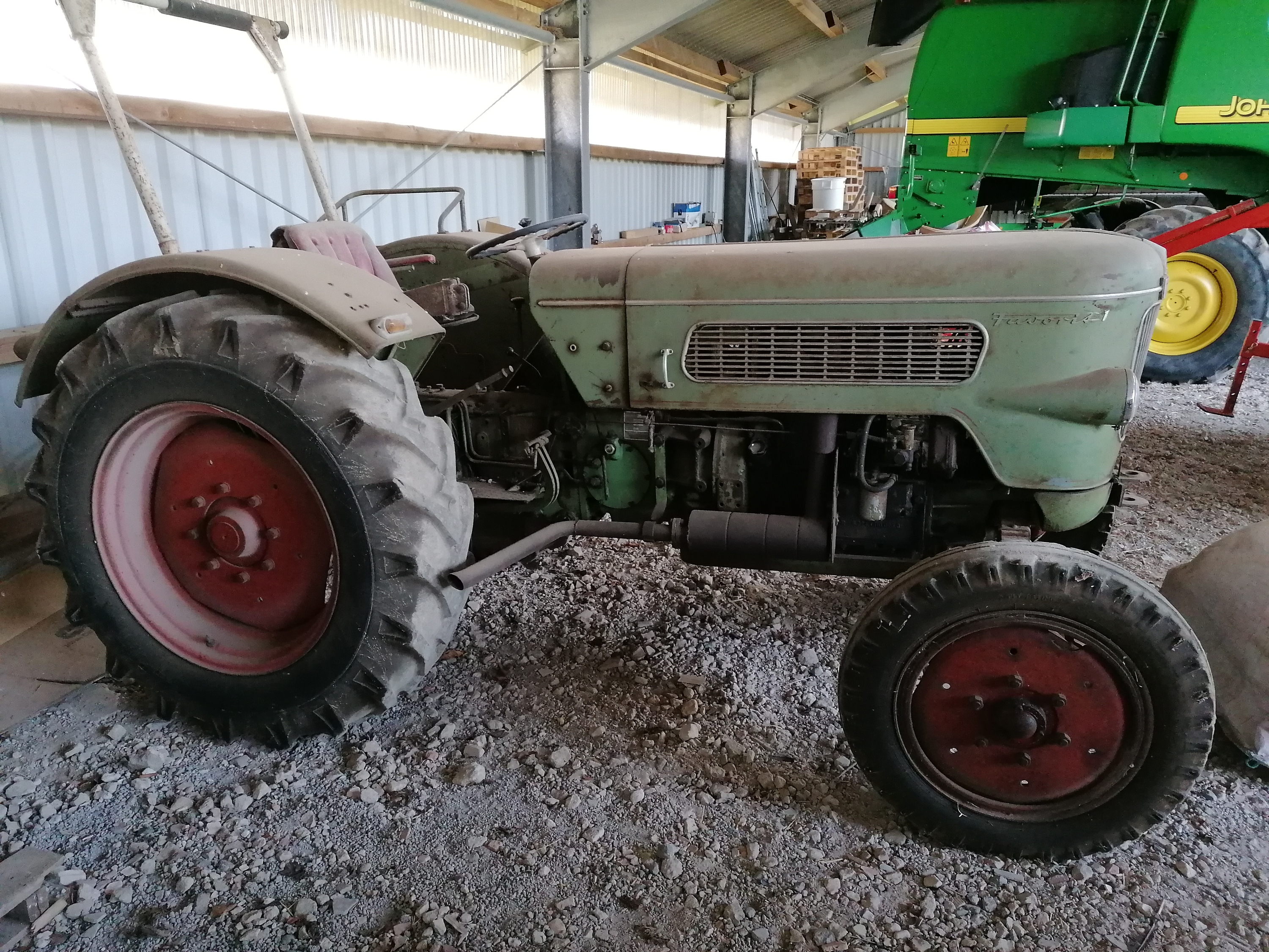 Fendt Favorit 2